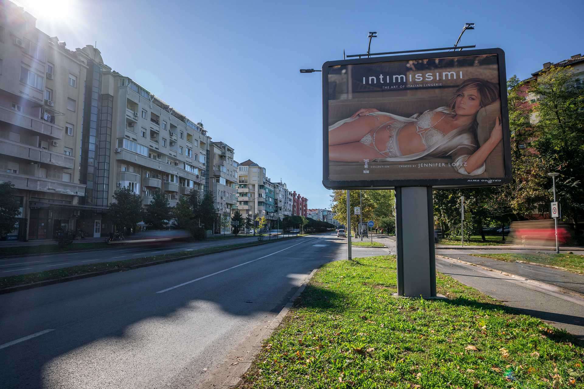 Billboard - Alma Quattro